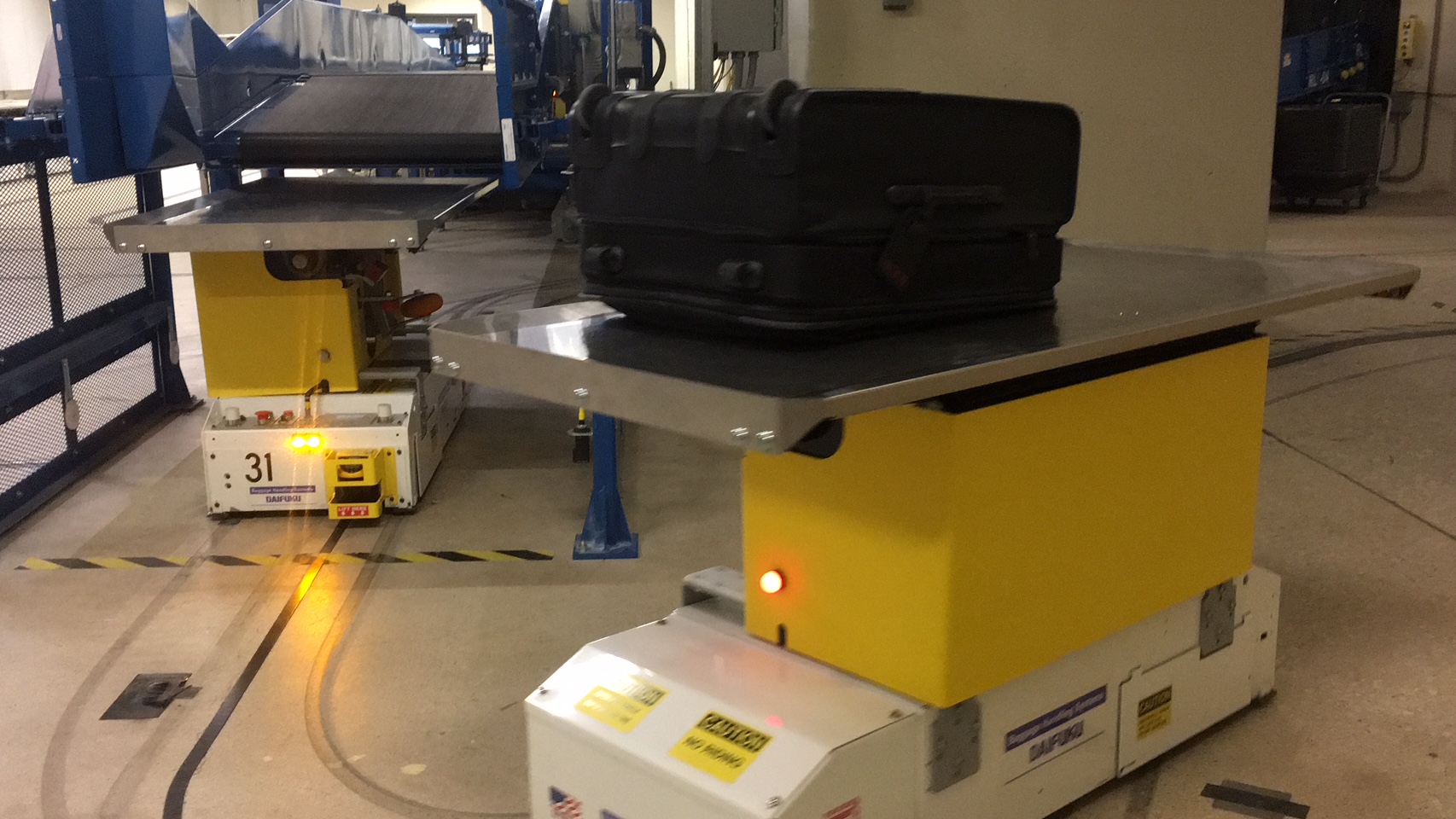 Robots now help TSA screen baggage at Love Field - Dallas City News